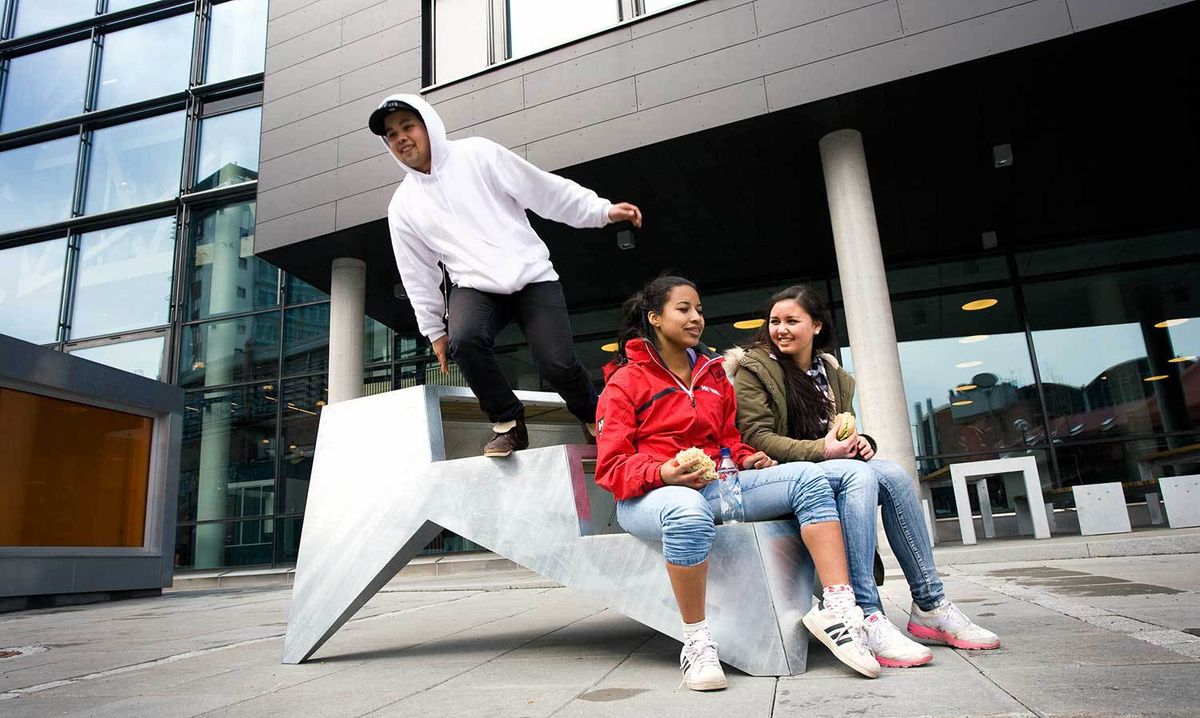 STOOP bench | Vestre Ltd | ESI External Works