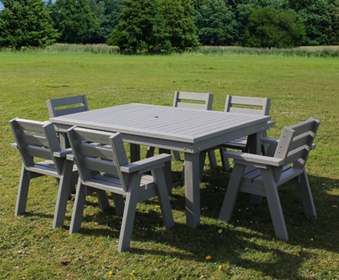 Crews 100% recycled plastic table and chairs dining set | NBB Recycled ...