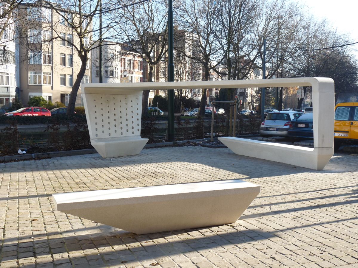 Architectural concrete bench / shelter - Schaerbeek(B) | URBASTYLE ...