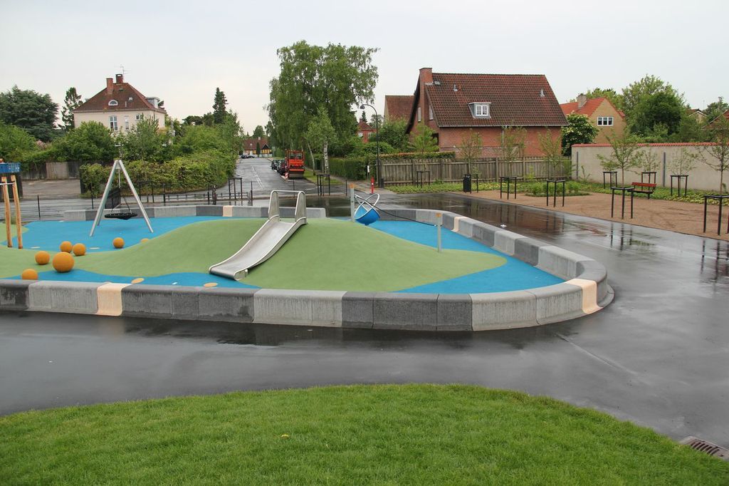 Images for Custom concrete bench - play area, Genofte (DK)