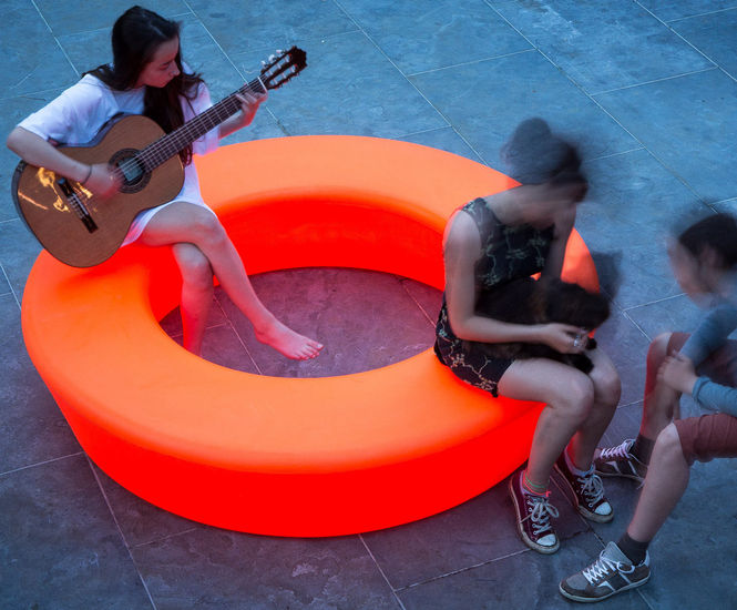 Loop Light illuminated outdoor seating | Artform Urban Furniture