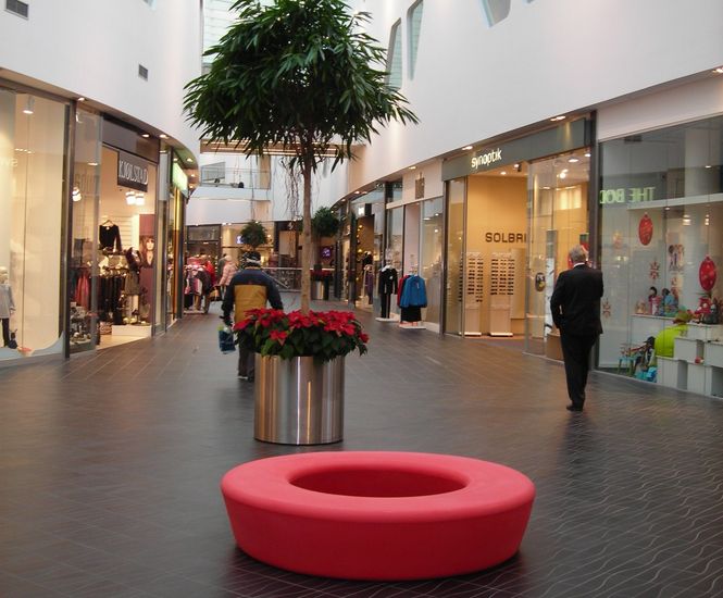 Loop Circle polyethylene indoor bench | Artform Urban Furniture