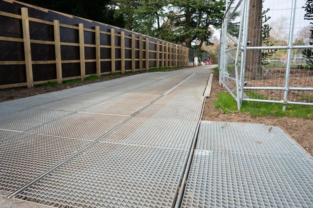 Tree root protection on access road at Royal Botanic Gardens | Images