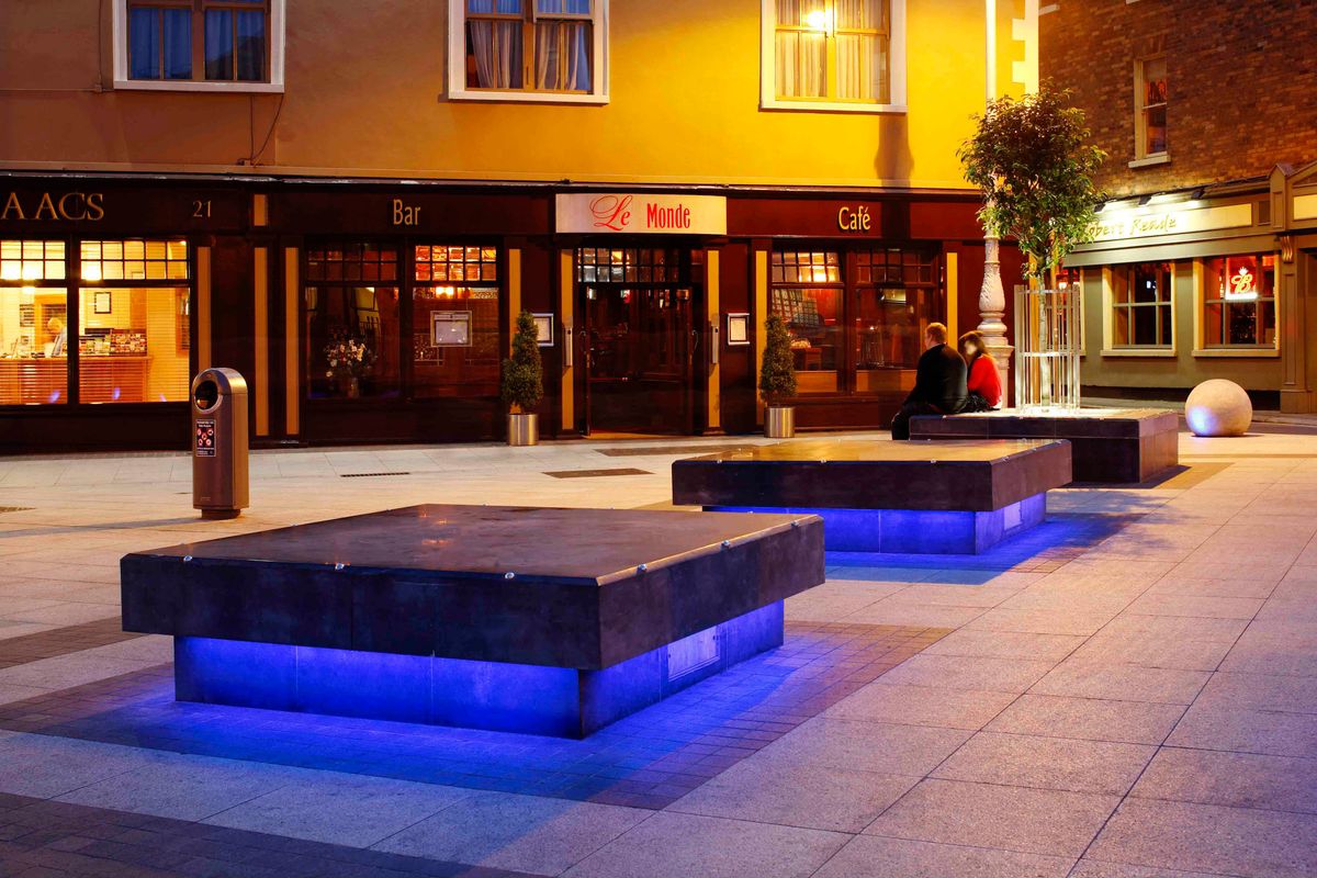 Images for Brunei LED light bar for public spaces by LEC Lyon