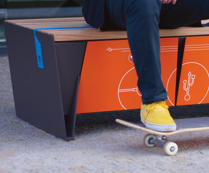 Eblocq Park Bench with lockable storage boxes | mmcité UK
