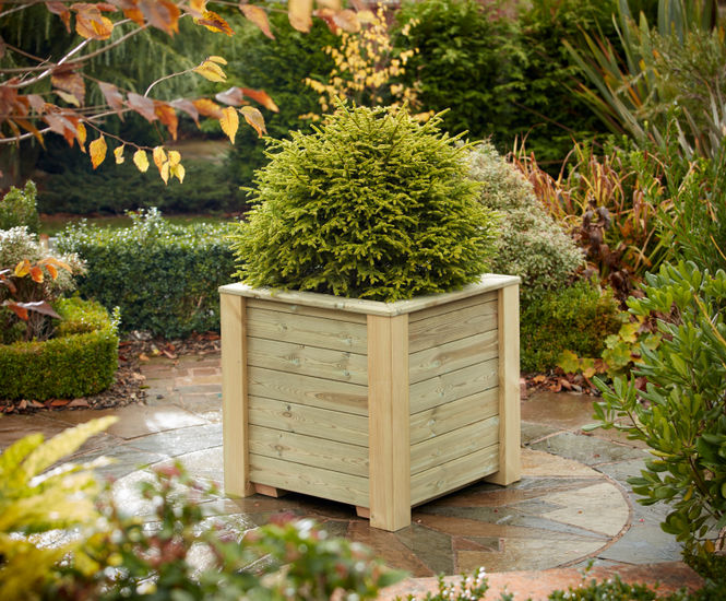 Classic Planter in pressure-treated Redwood Pine | Taylor Made Planters
