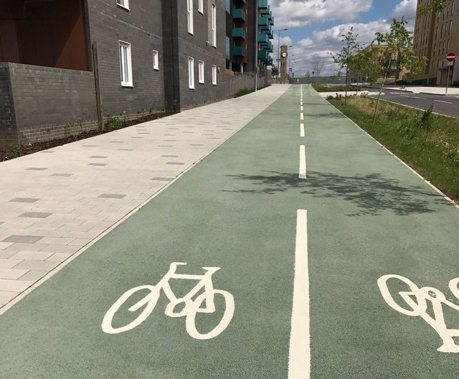 Coloured surfacing highlights cycle lanes - Barking | NatraTex