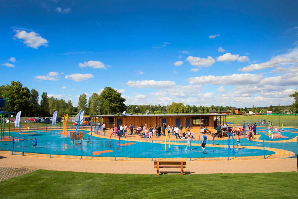 Splash 'n' Play at Willen Lake | Images