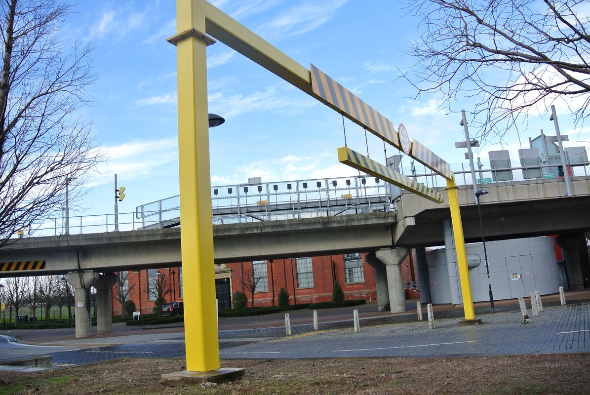 Ultra - heavy-duty fixed-height barrier | Images