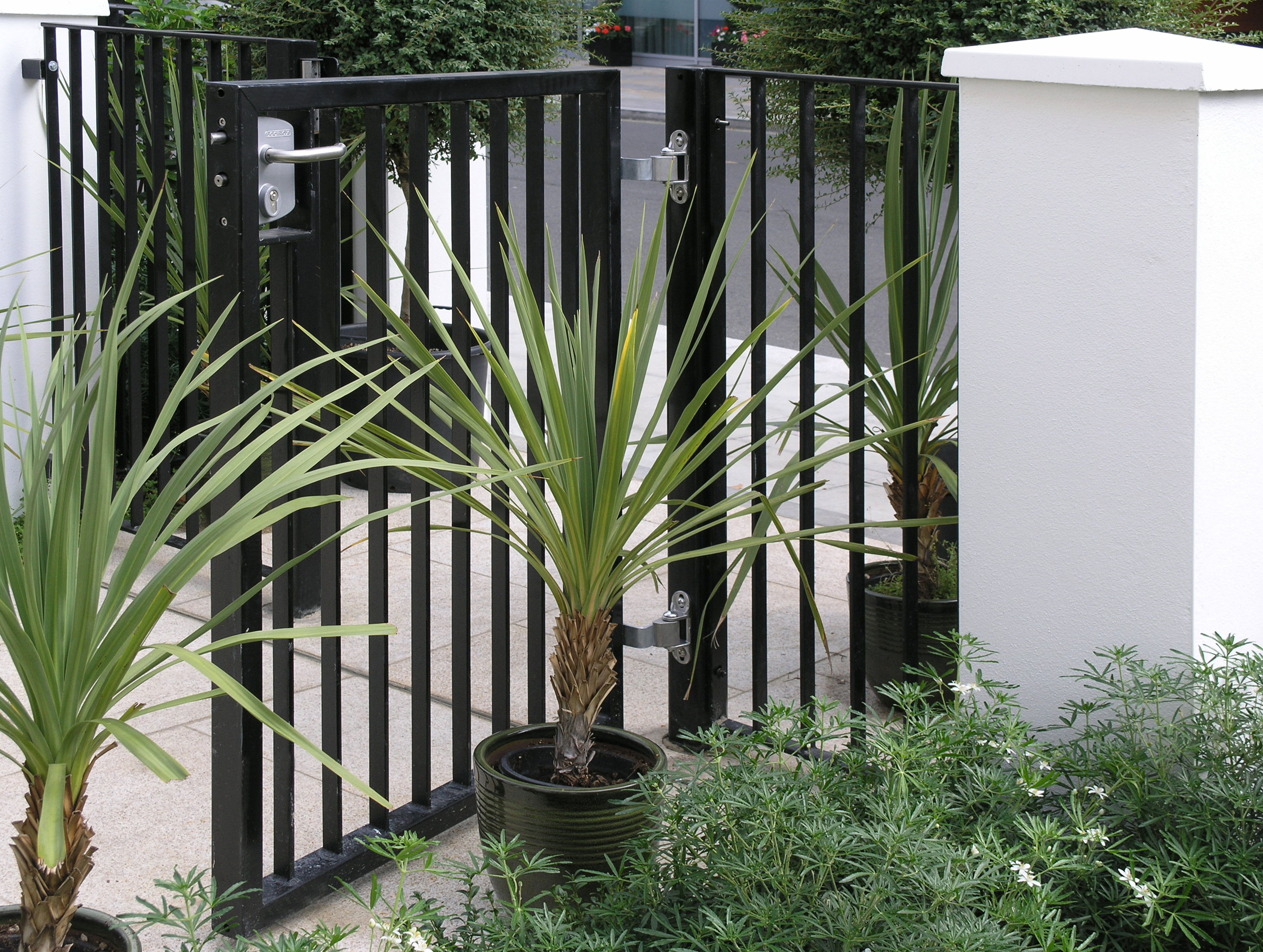 Creative landscaping for new hotel in Hammersmith | Lang+Fulton | ESI ...