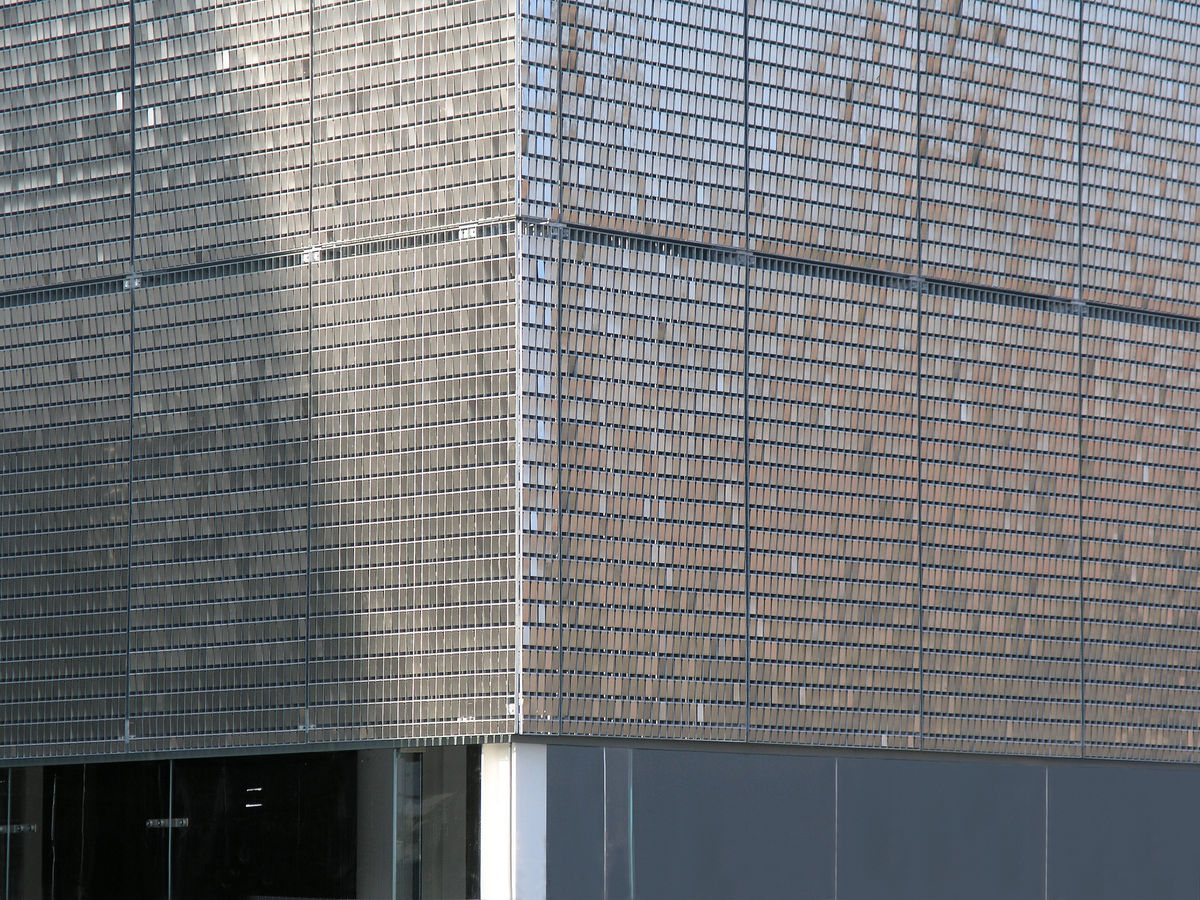 STEREO-KINETIC® Wall stainless steel facade – H&M store | Lang+Fulton ...