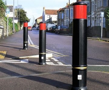 Reflective bollards | EXTERNAL WORKS
