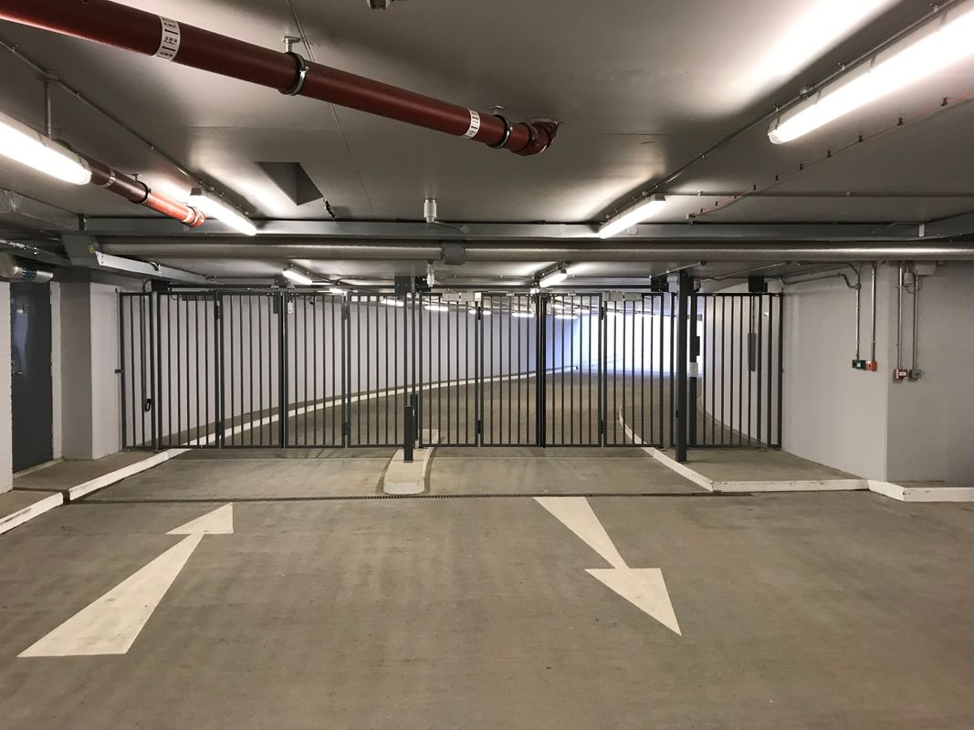 Bi-folding gates secure car park for Chelsea apartments | Images