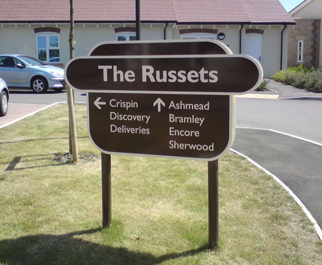 Bespoke post-mounted signs | Ward Signs