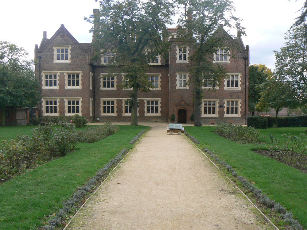 CEDEC® Gold quartzite footpath gravel | CED Stone Group | ESI External ...