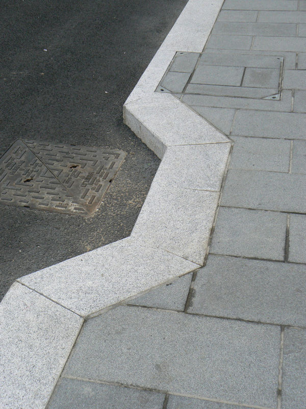 Straight granite kerbs | Images