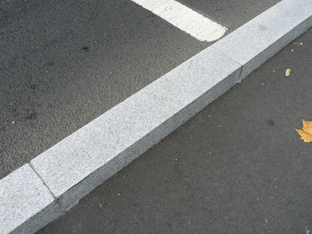 Straight granite kerbs | Images