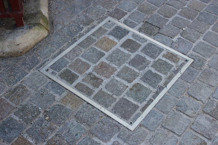 Images for Stone paving, setts and kerbs for Natural History Museum