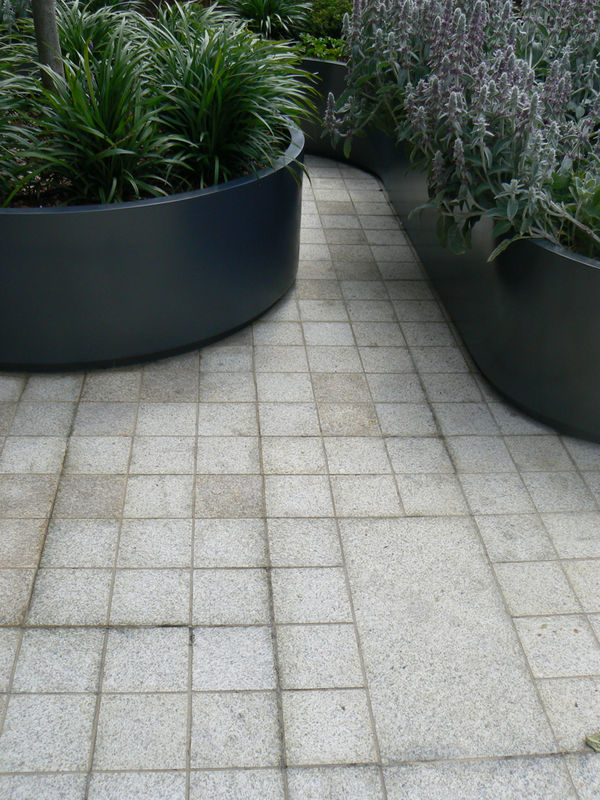 Yellow granite imperial setts | Images