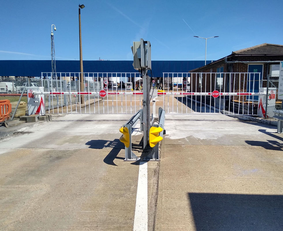 HB heavy-duty automatic barrier (up to 10m span) | Images