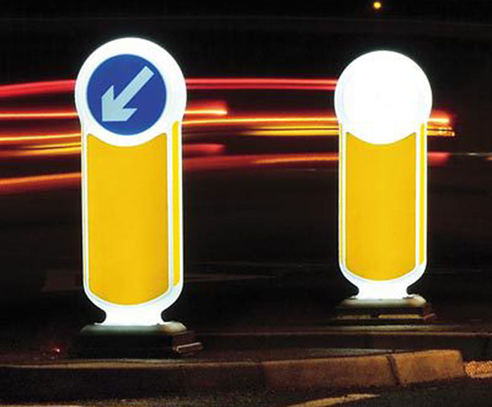 Rebound Signmaster™ - self-righting traffic directional bollard | Images