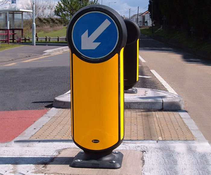 Rebound Signmaster™ - self-righting traffic directional bollard | Images
