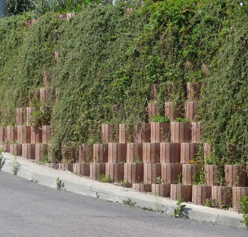 Betoplus interlocking concrete block walling system | Images