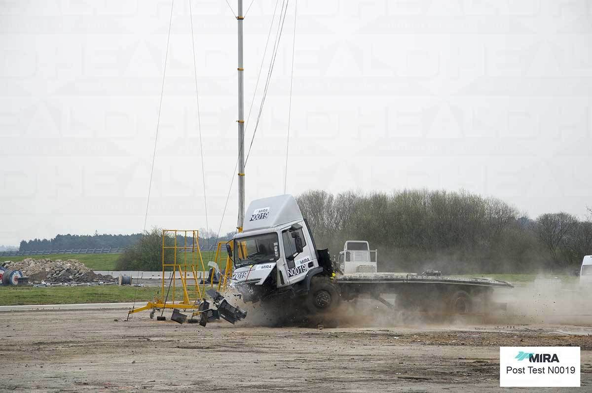 Mantis shallow mount security rated bollard | Images