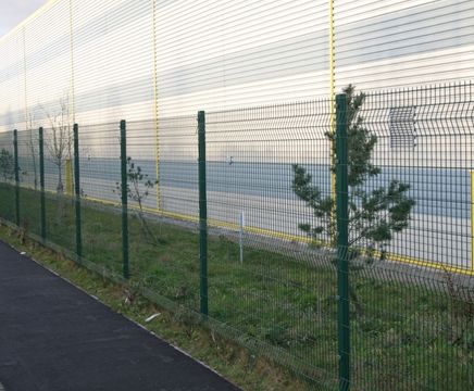 Vmex® perimeter mesh fencing system | IAE