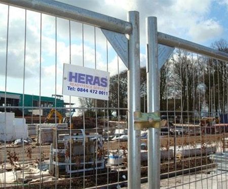 Square top anti-climb temporary fencing panels | Heras Mobile Fencing ...