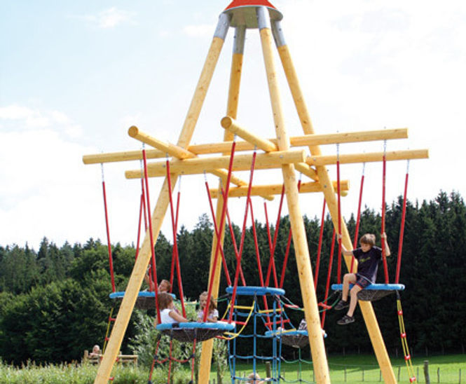 Bird‘s Nest Tower - timber multi-activity climbing tower | Huck Play