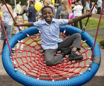 Birds nest swings | EXTERNAL WORKS