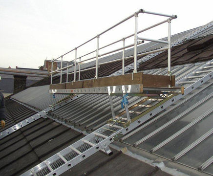 Roof-Walk rolling work platform for fragile roofs | Easi-Dec