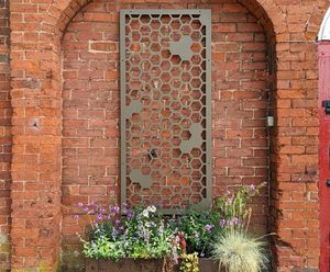 Perspective trellis panels | Vertopia Gardens