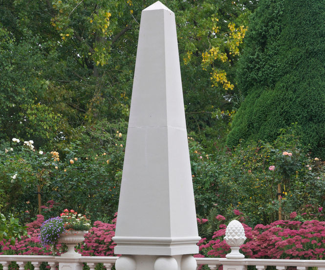 Obelisk - cast stone | Haddonstone