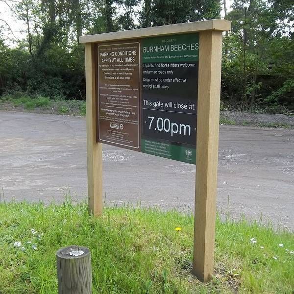 Bowman™ entrance signs | Images