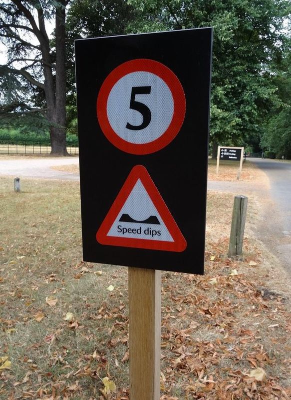 Images for Signage and wayfinding strategy for historic grounds