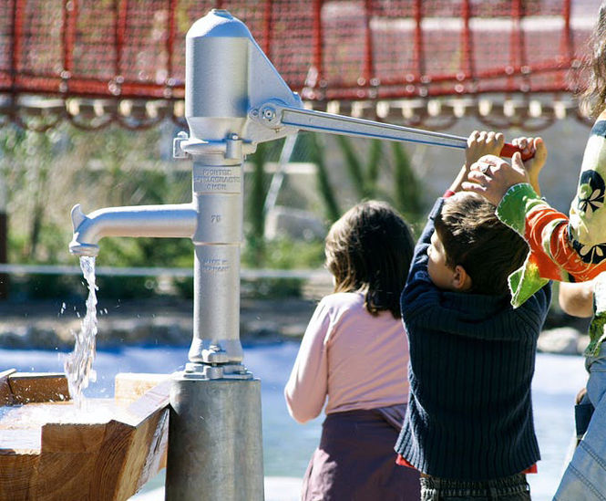 Playground Pump for water play | Timberplay