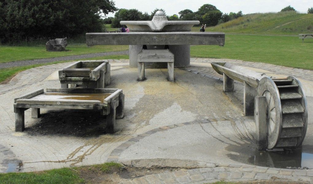 Adventure play trail walk, Great Notley Country Park | Images