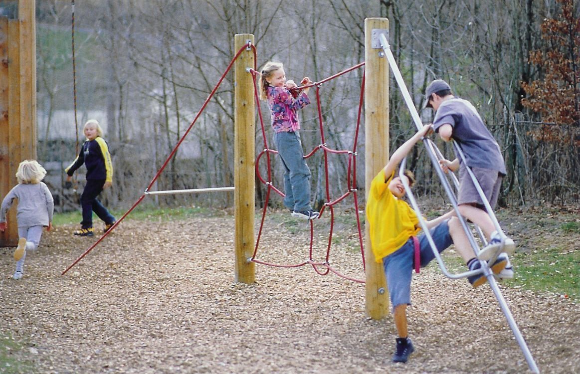 Richter Spielgeräte Whisk, Rope Bar and climbing net | Images