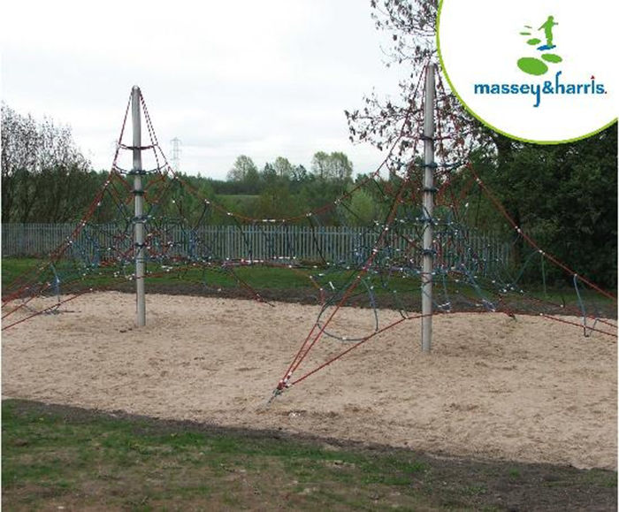 Twin-post activity climbing nets - 4 and 6m | Images