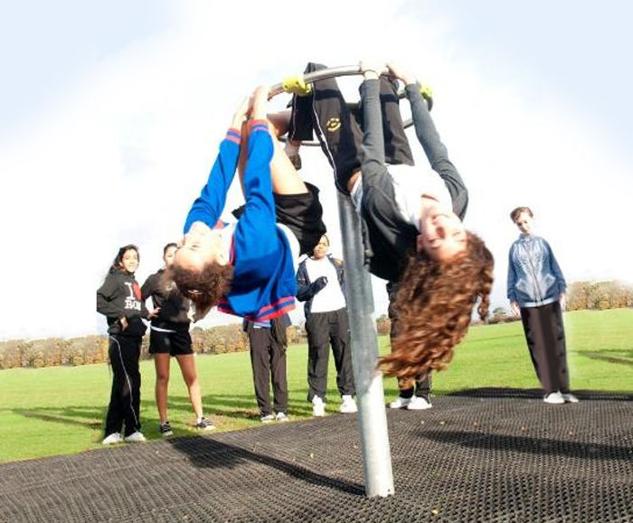 Roll-Up - steel rotating playground spinner for 8 children ages 7+ | Images
