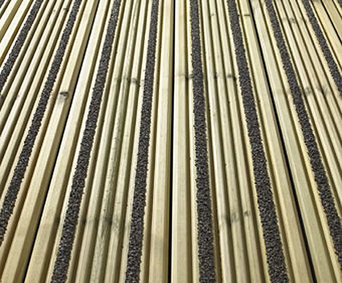 Hi-Grip Excel™ - FSC timber decking with anti-slip inserts | CTS ...
