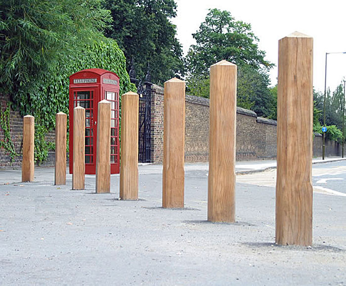 Epping 200/1500 square timber bollard with groove | Images