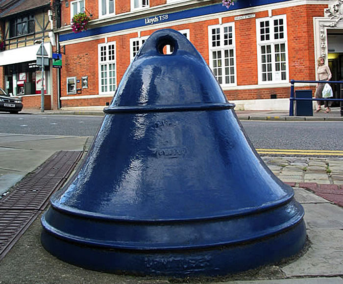 Bell Bollard - cast iron bollard for traffic control | Images