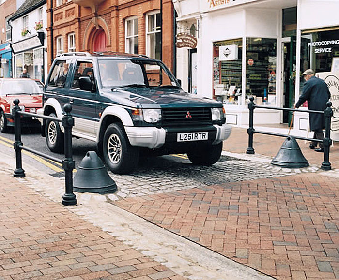 Bell Bollard - cast iron bollard for traffic control | Images
