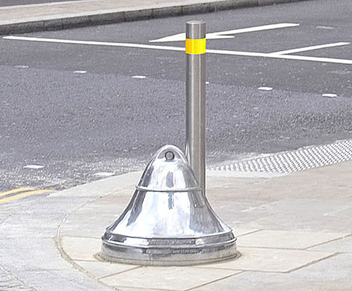 Bell Bollard - cast iron bollard for traffic control | Images