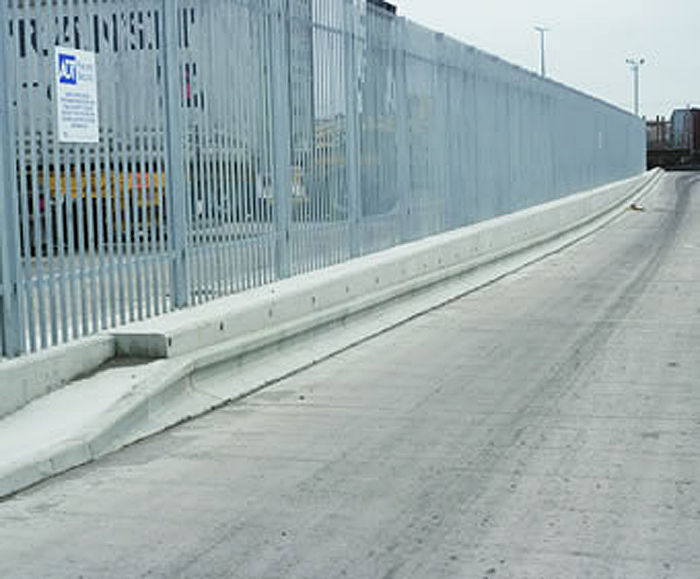 Titan high-containment concrete kerb | Images