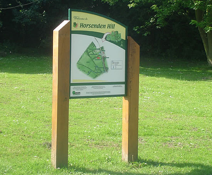 Vertically mounted timber interpretation signs | Shelley Signs | ESI ...