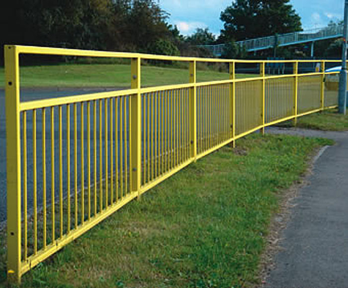 Standard galvanised steel pedestrian guardrailing | Images